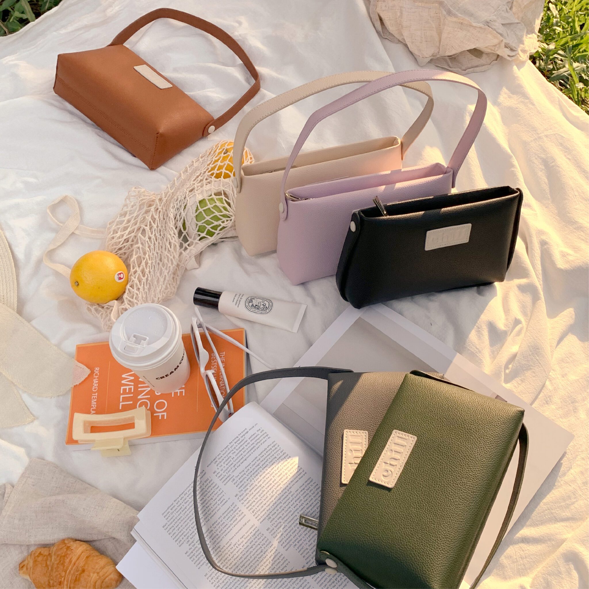 Mini Fluffy Cream – Cream Couch