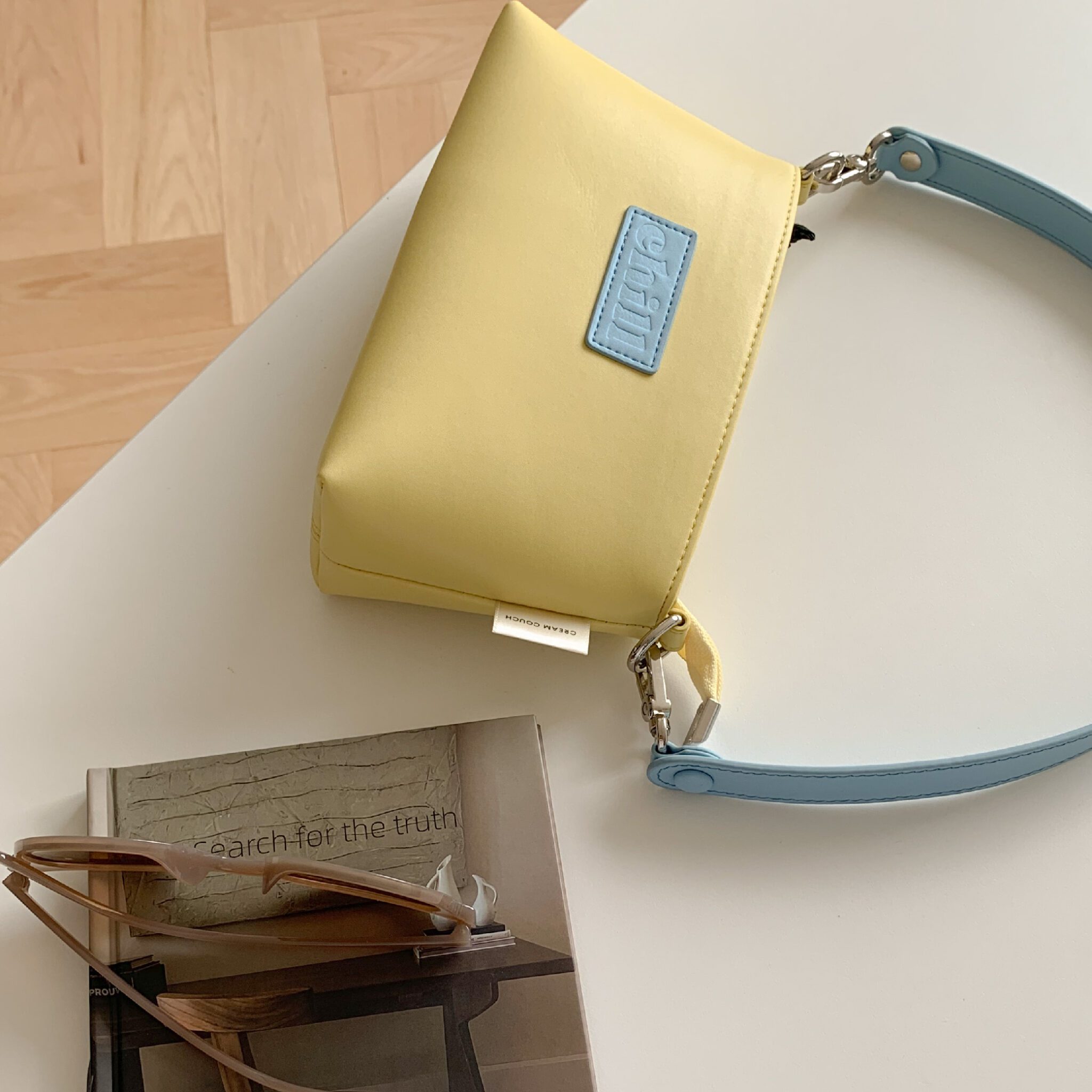 Mini Fluffy Cream 2.0 – Cream Couch