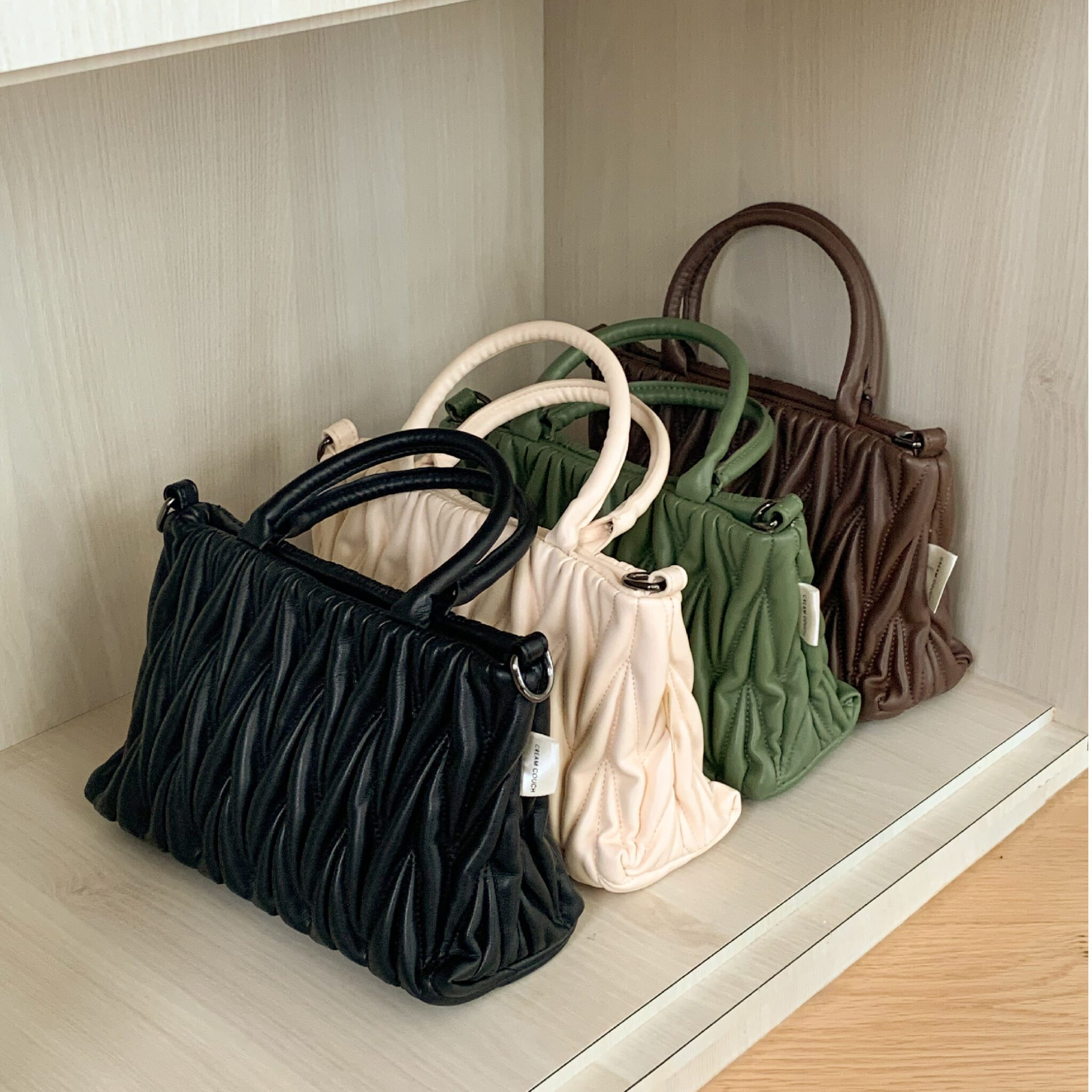 Small Pochette – Cream Couch