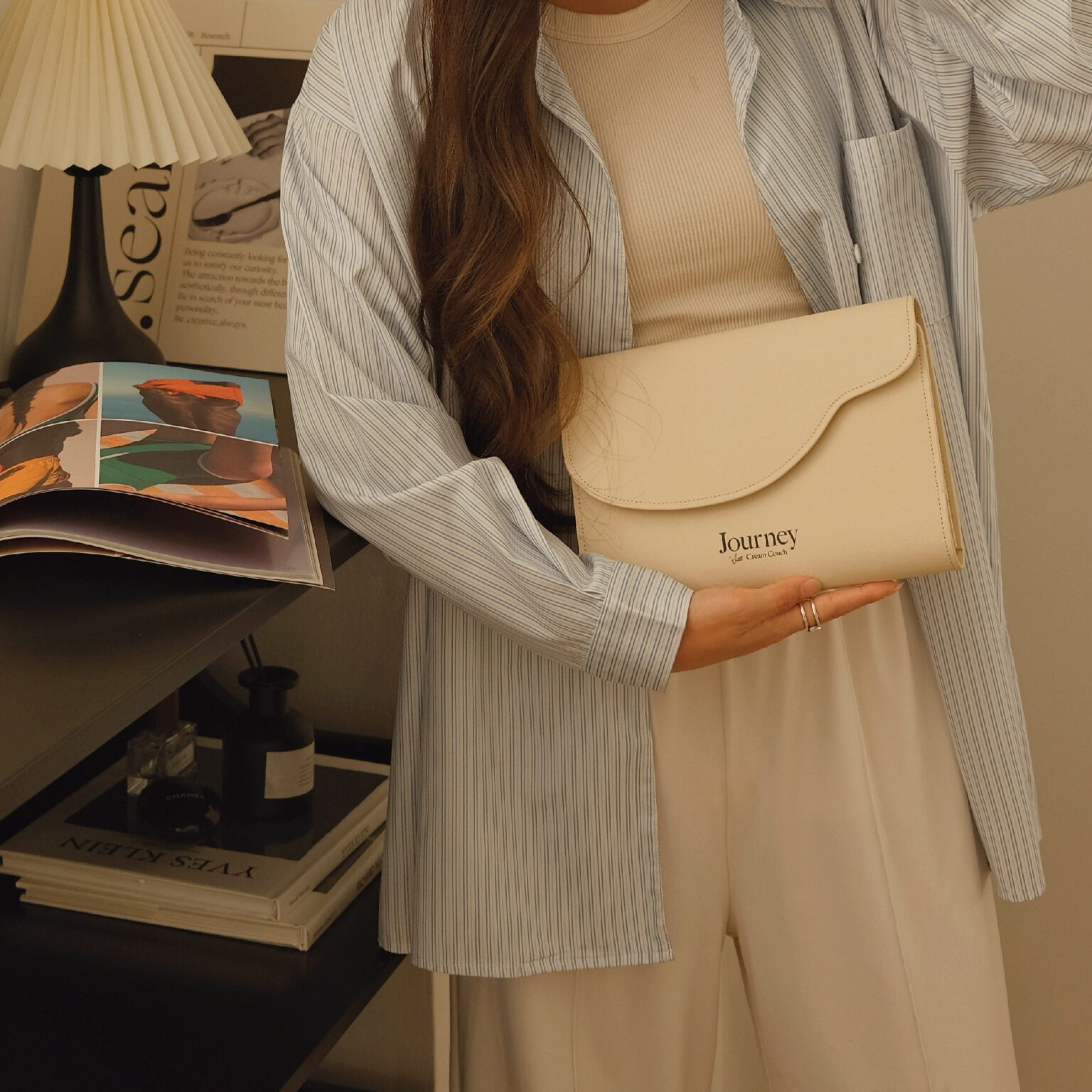 Classique Pouch – Cream Couch