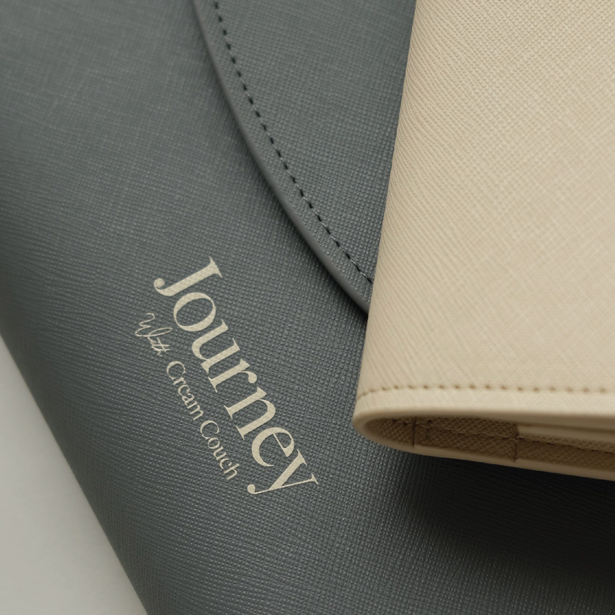 Classique Pouch – Cream Couch